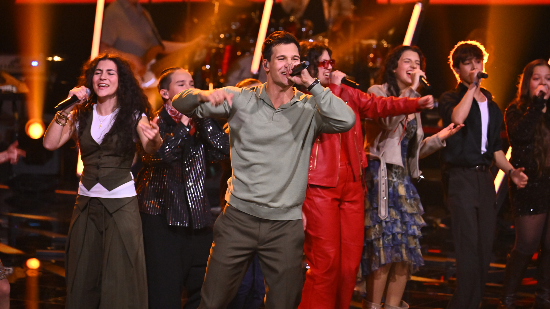Gewinner-Coach Wincent Weiss eröffnet das Finale mit "Kurz für immer"