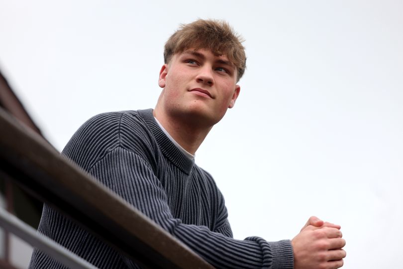 Wales international's son called up by England as he meets with Steve Tandy