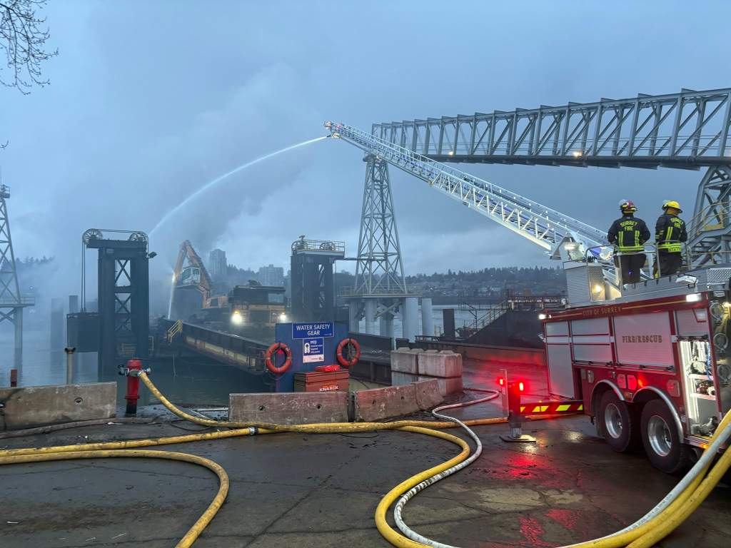 Air quality being monitored after barge fire near stal̕əw̓asəm Bridge
