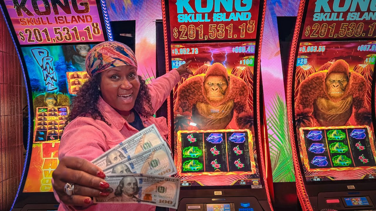 My wife won huge on this Las Vegas slot machine! (So many bonuses)