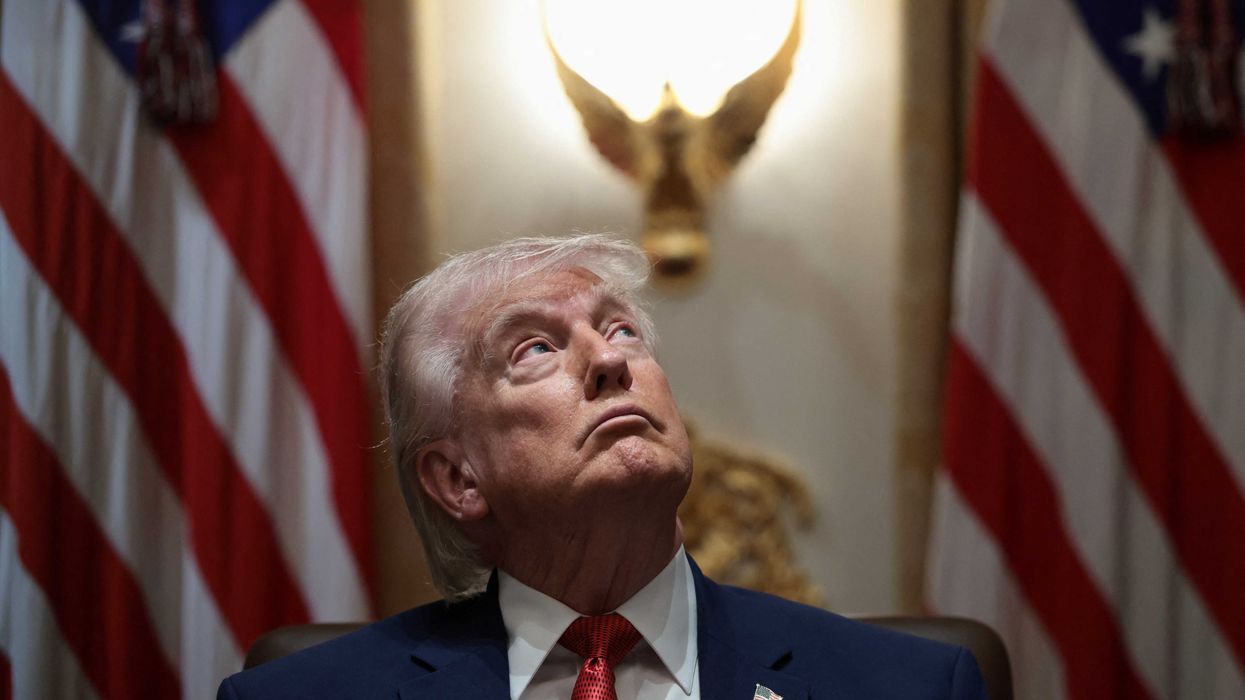 Writing expert dissects how Trump uses simple language to distort ...