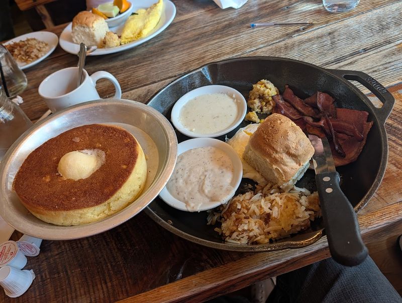 This Tennessee breakfast spot draws crowds for its house-made cinnamon ...