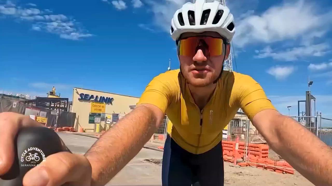 Cycle adventures with Serafina and Gus: Trailer season 1