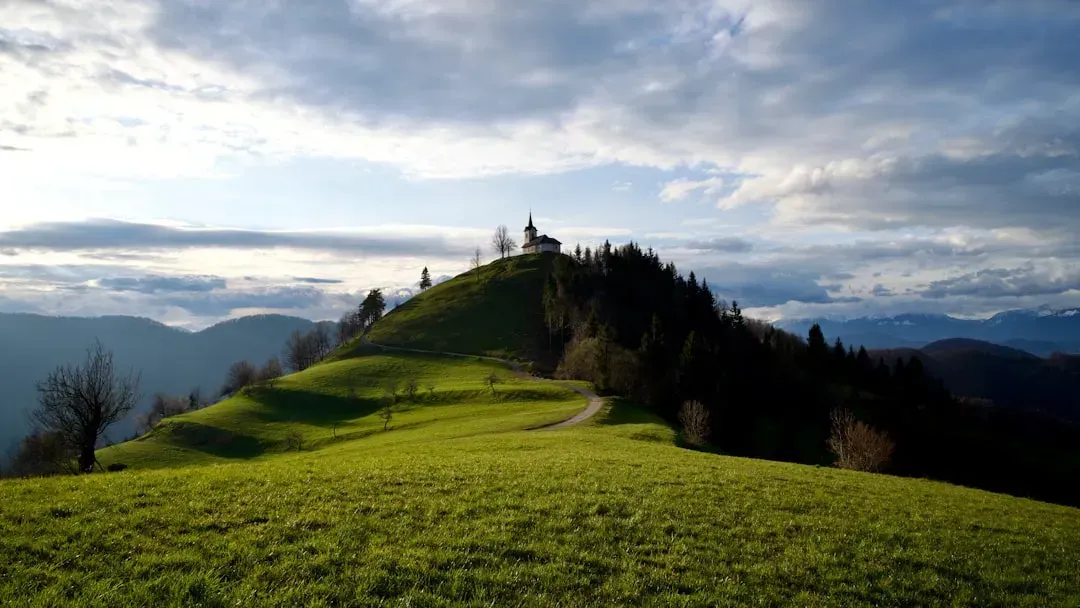 Low-key luxury travelers: Signs someone is exploring the world better ...