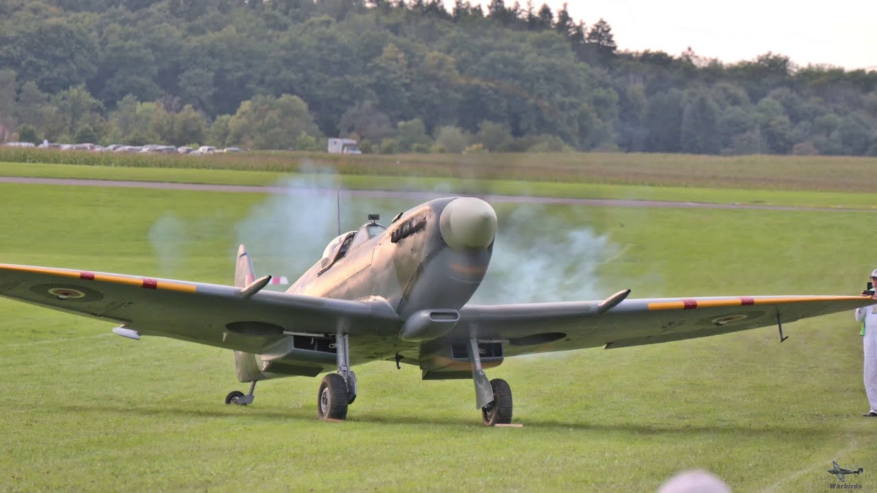 Watch this Spitfire take off smoothly - "It lifts like it's weightless"