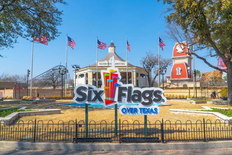 Six Flags reacts to losses of $1.6 billion with a completely different ...