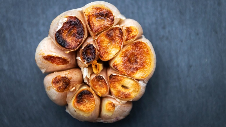 13 tips you need to amplify the flavors of roasted garlic
