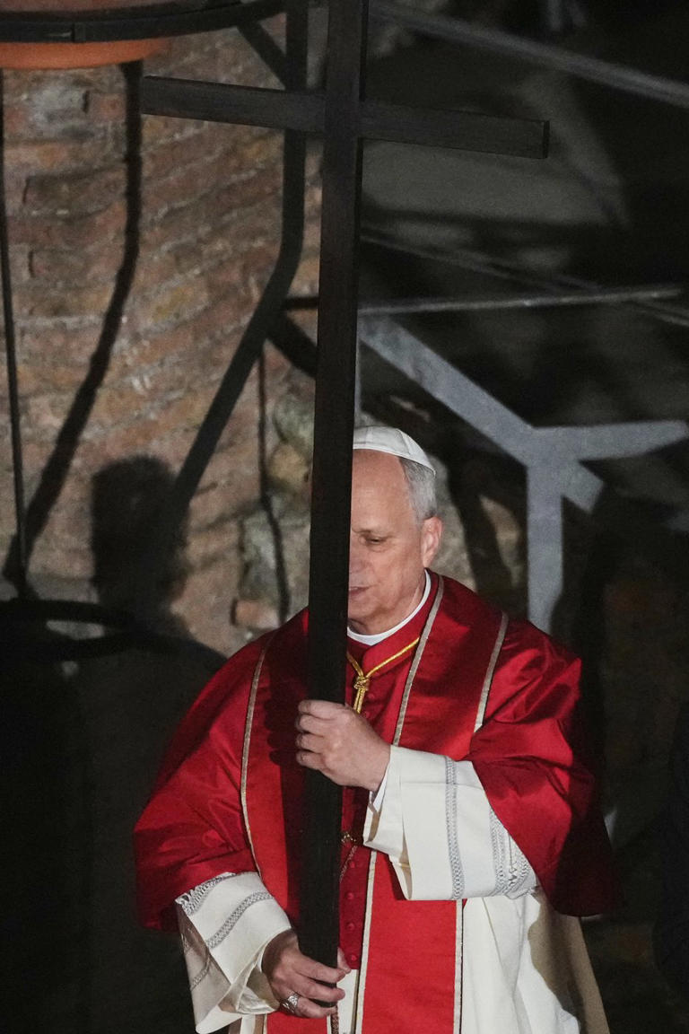Pope Leo XIV carries cross for full Good Friday procession, the first ...
