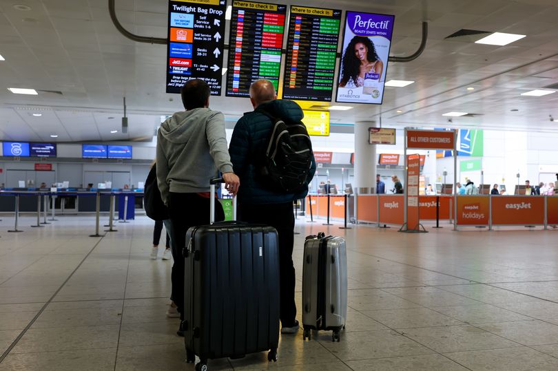 Money Saving Expert message to people who need to book airport car parking
