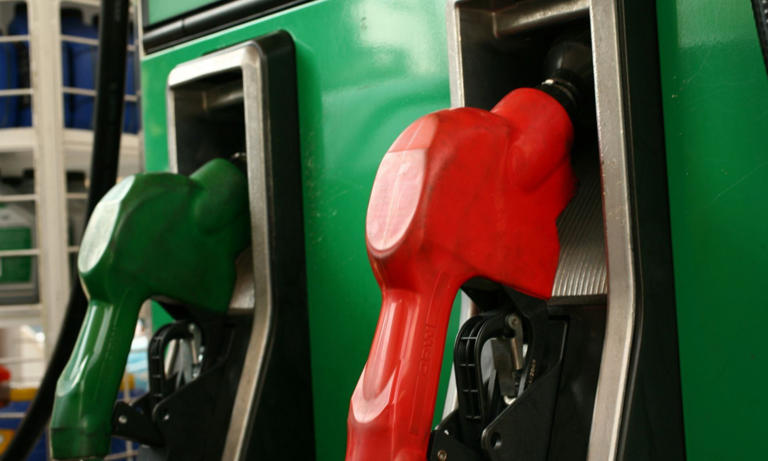 Lady gasolina en Puebla: captan a conductora que huye sin pagar y ...