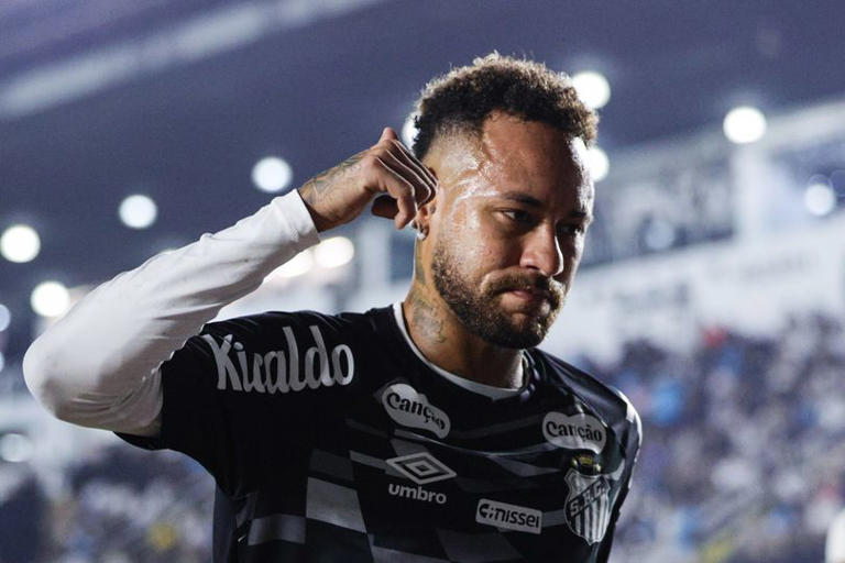 Neymar faces criticism after angrily accusing referee of 'waking up on ...