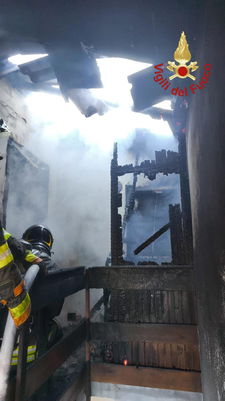 Bellagio, quattro persone allontanate da casa dopo l'incendio del tetto