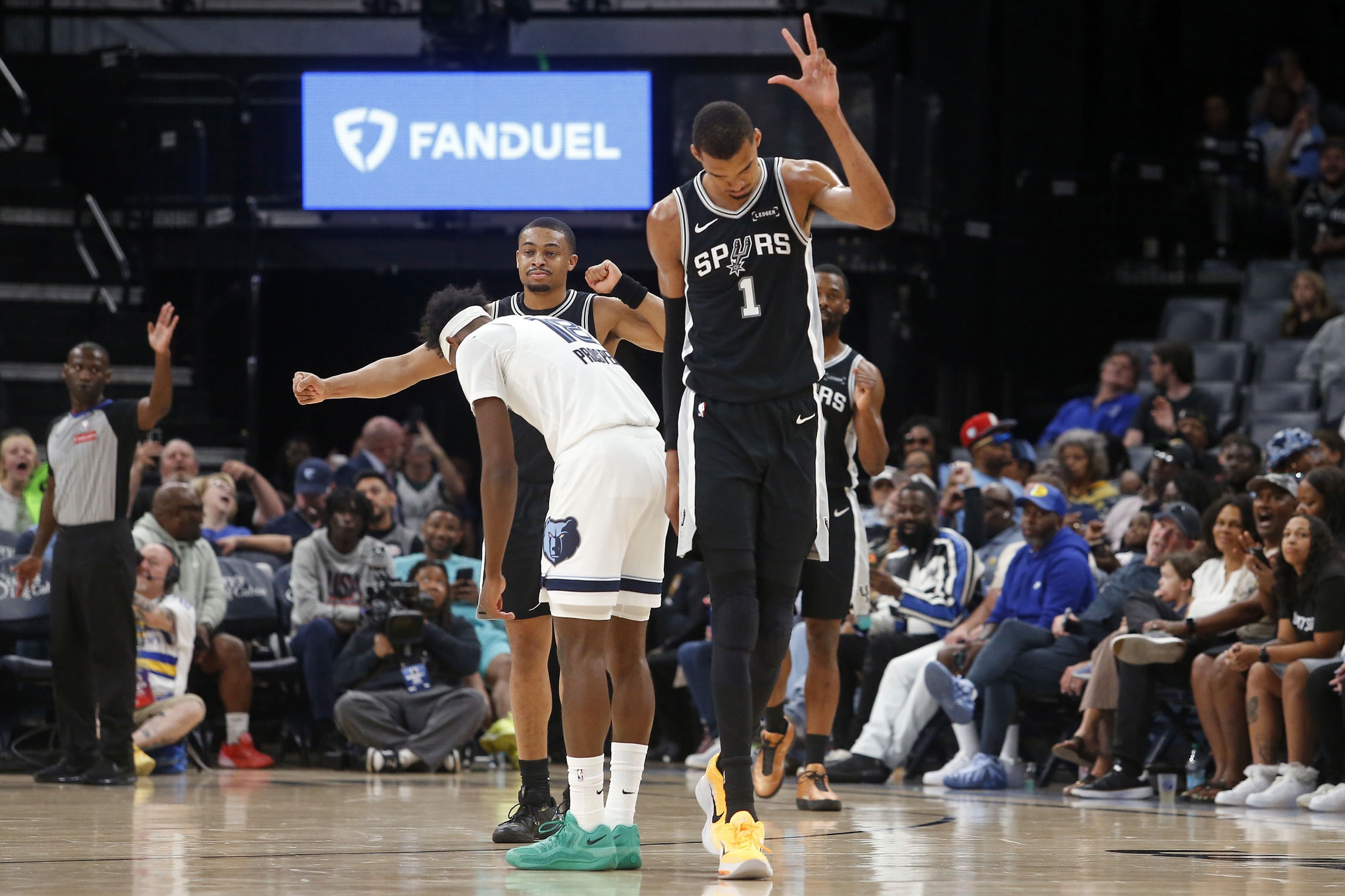 Victor Wembanyama en mode DPOY et MVP : une domination totale qui ...