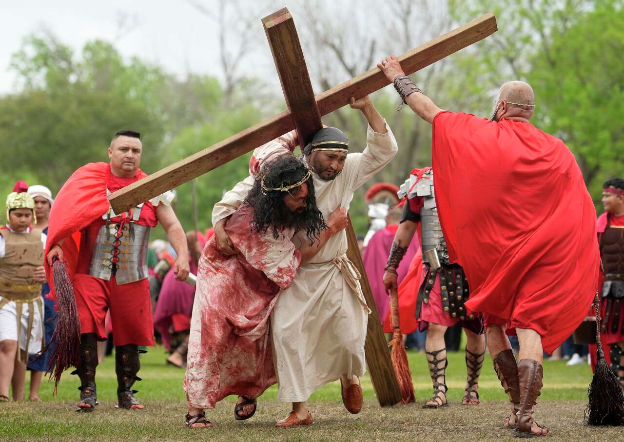 Houston Catholics mark Good Friday with Stations of the Cross