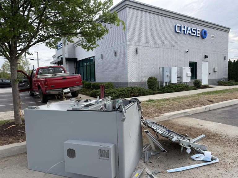 Multiple suspects attempt and fail to rip Murfreesboro ATM from its ...