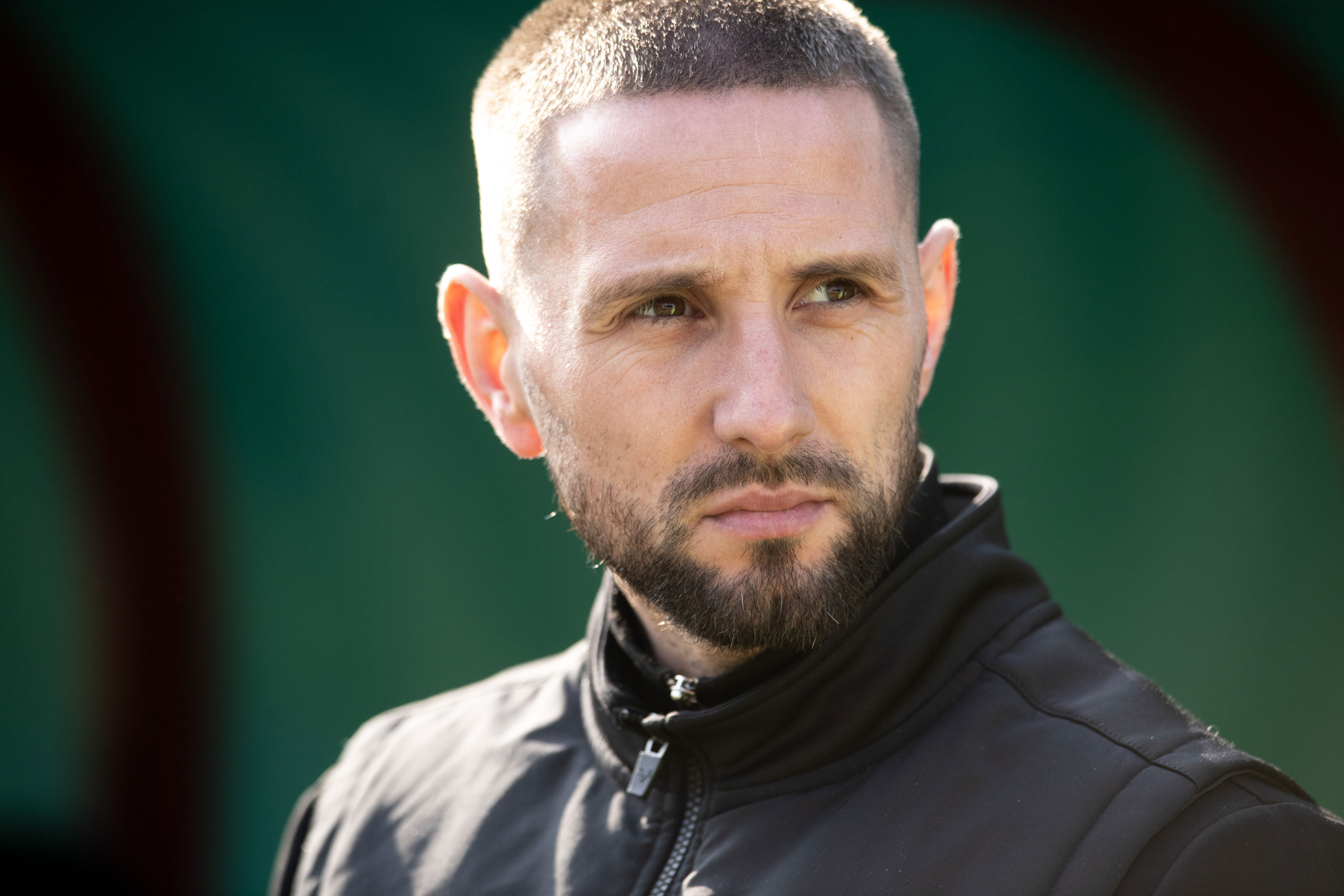 Barnsley FC head coach Conor Hourihane salutes 'outstanding' David ...