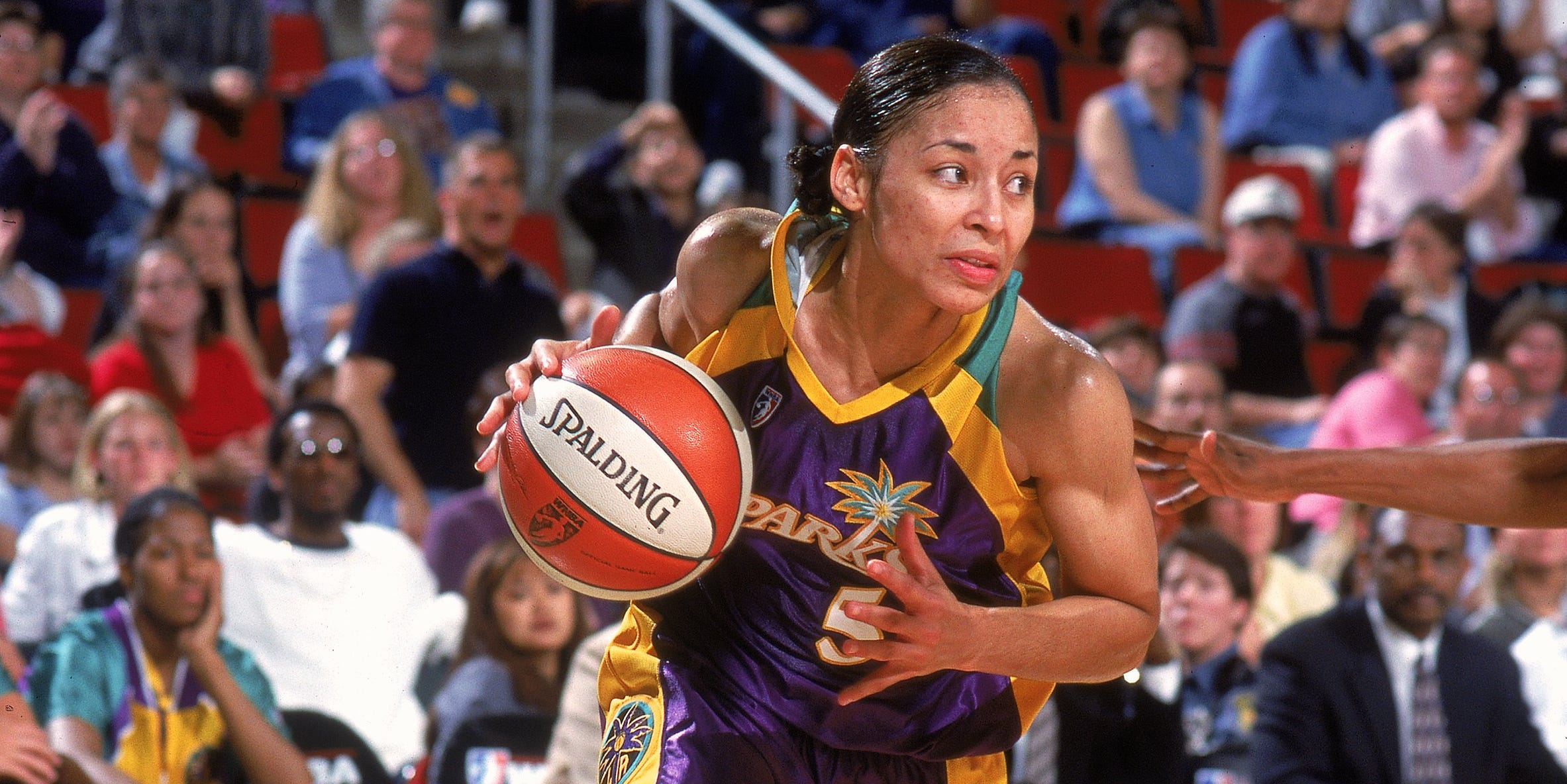 UConn star Sarah Strong’s parents are former professional basketball ...