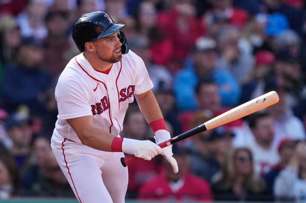 Red Sox's Caleb Durbin gets booed, snaps season-opening hitless streak ...