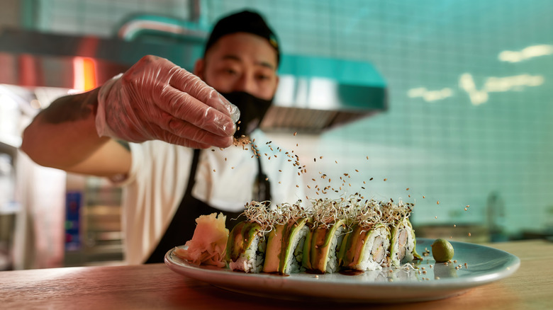 What's the difference between maki sushi and nigiri?