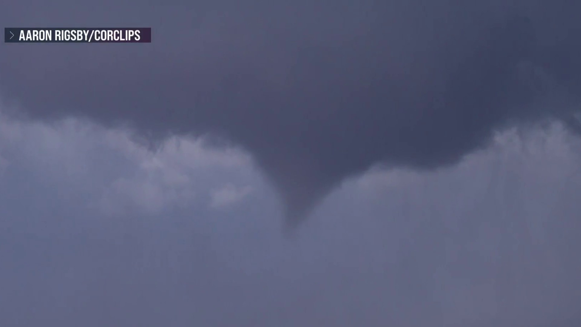 Dangerous storms rip across country's center