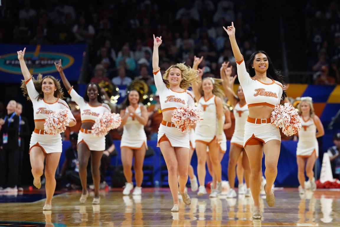 Fantastic cheerleader photos from the Women's Final Four