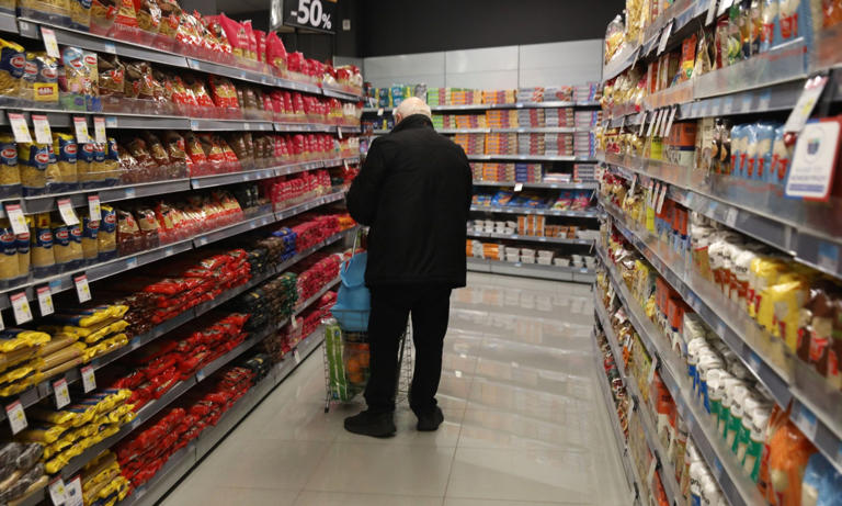 Μεγάλη Παρασκευή: Τι ώρα θα ανοίξουν σούπερ μάρκετ και καταστήματα
