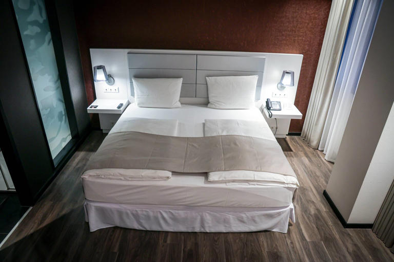 Hotelbett-Hygiene: Wie oft werden Decken, Kissen und Matratzen gewaschen?