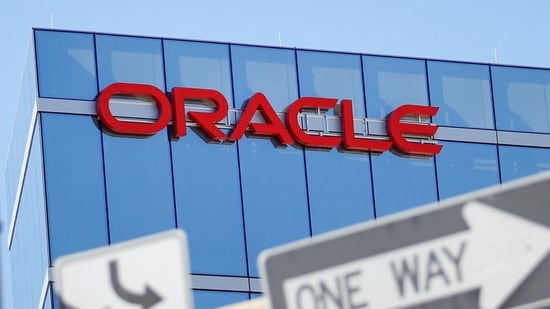 Iranian projectiles target Oracle building in Dubai Internet City ...