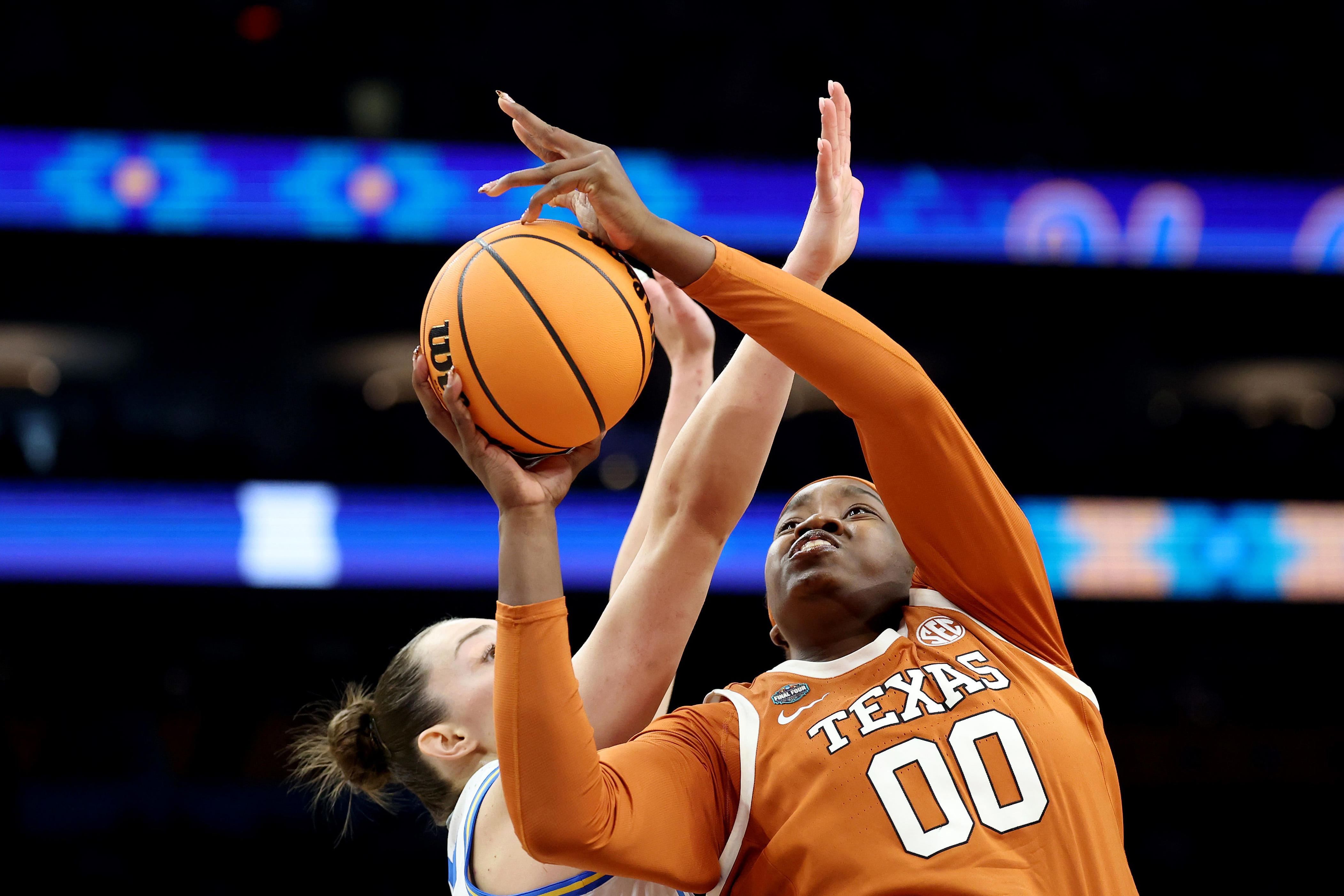Former Lady Longhorn Kyla Oldacre signs with Dallas Wings