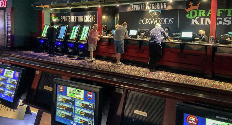 Increase in problem gambling among CT college students drives push for ...