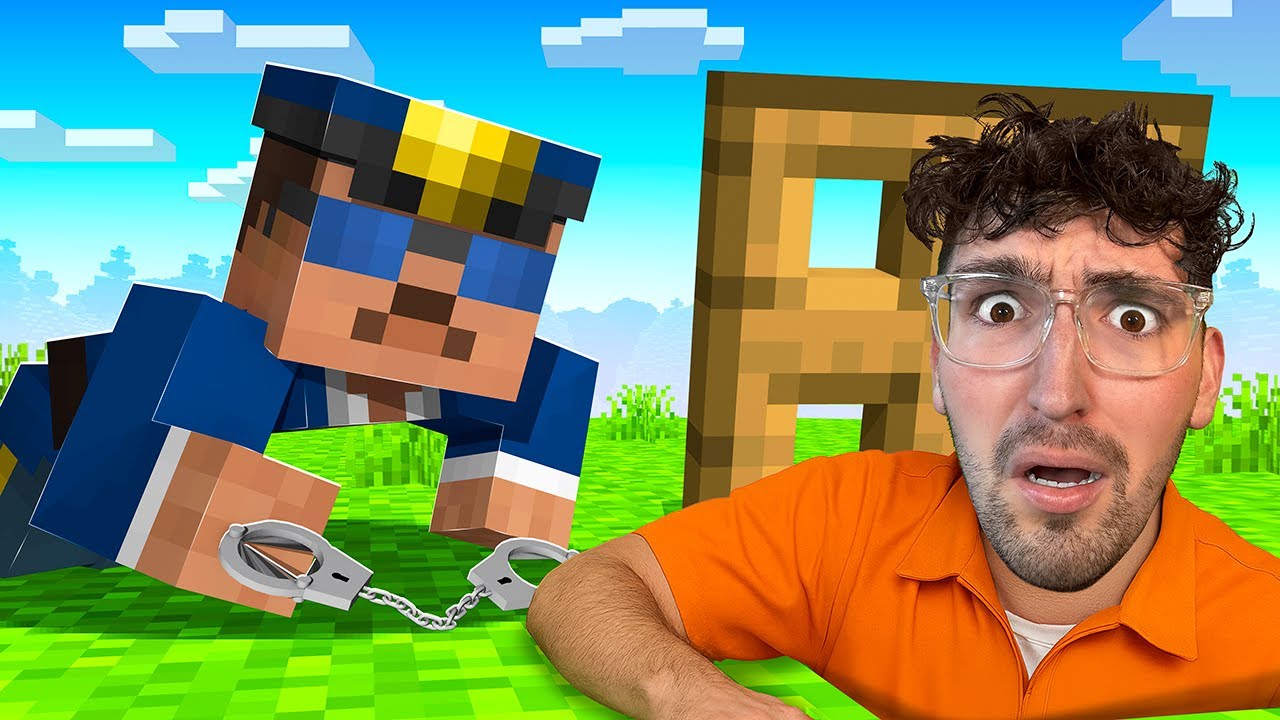 Evade capture in this epic Minecraft high-speed police pursuit