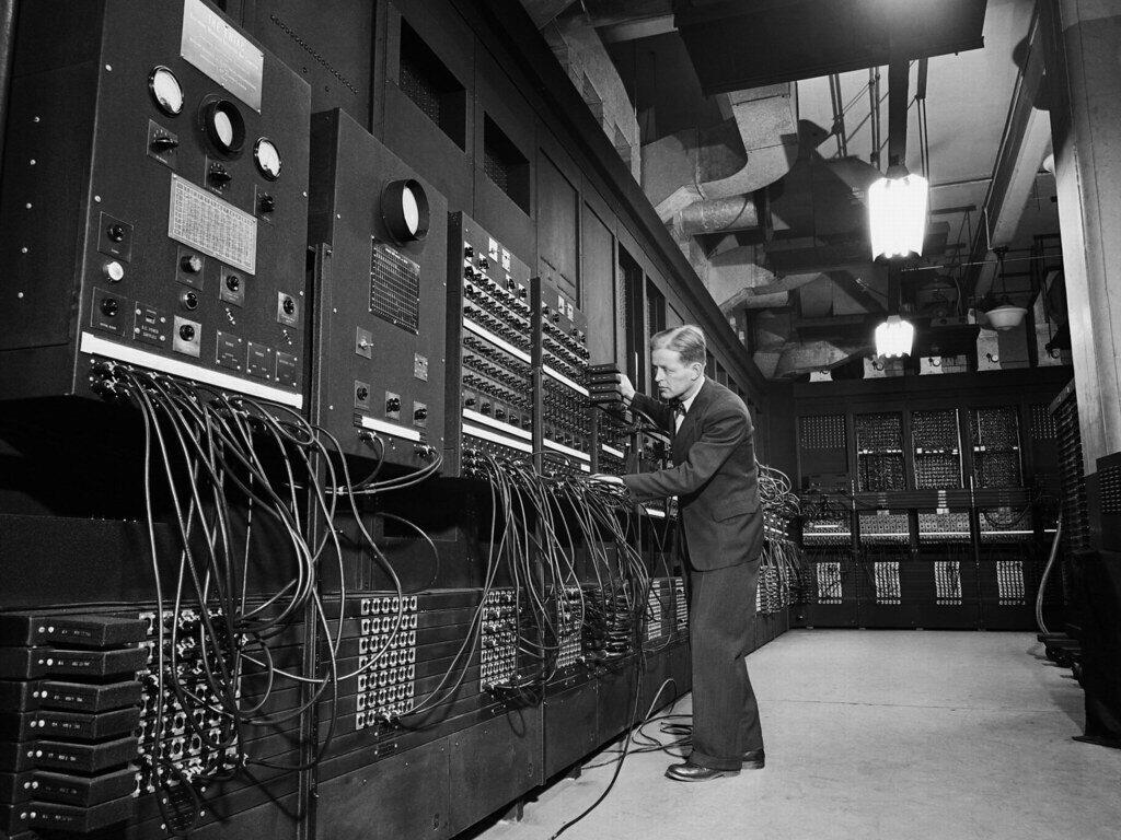 15 surprising facts about the world’s first computers