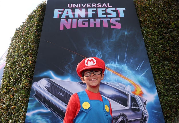 Universal Studios just brought a bunch of iconic TV food to life for ...