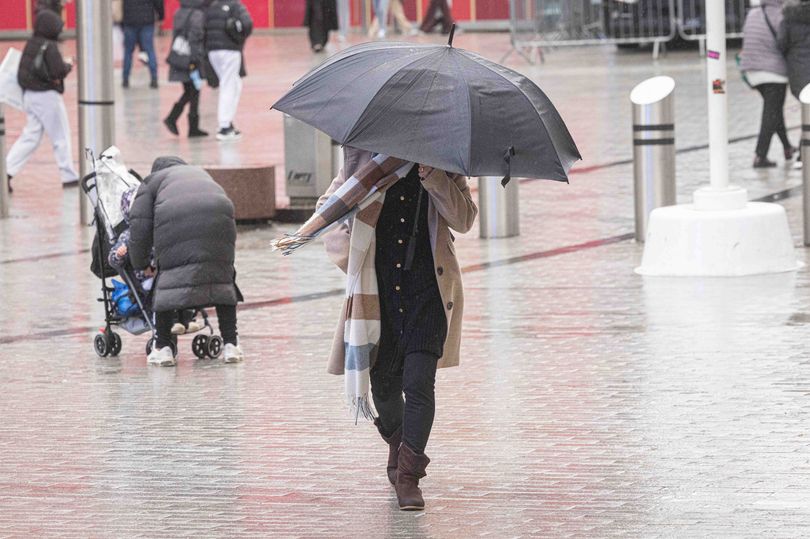 Met Office issues yellow alert across Easter weekend with risk of power ...