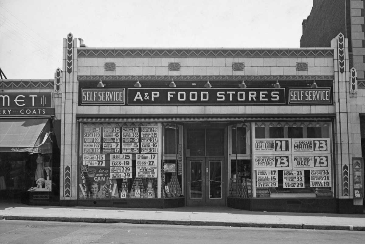 17 once-loved grocery stores that are gone forever