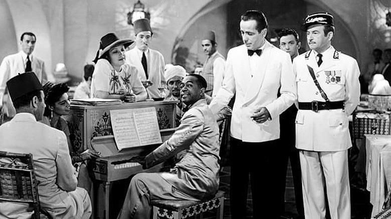 Casablanca ending explained: The conclusion of a dizzying romance, and ...