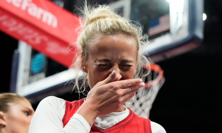 Stephanie White checks Sophie Cunningham after Fever revelation