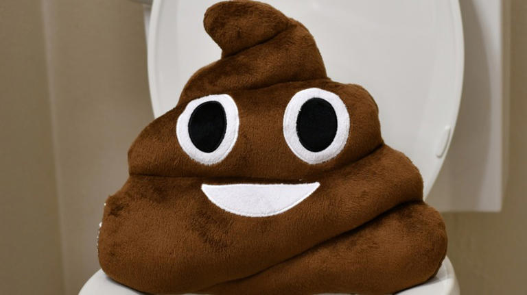 What it means when your poop floats instead of sinks, according to science