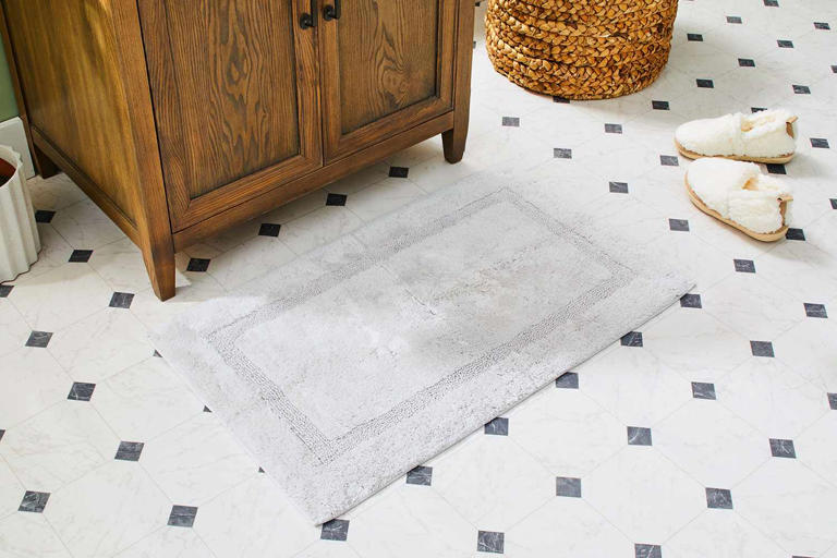 How to wash bath mats the right way