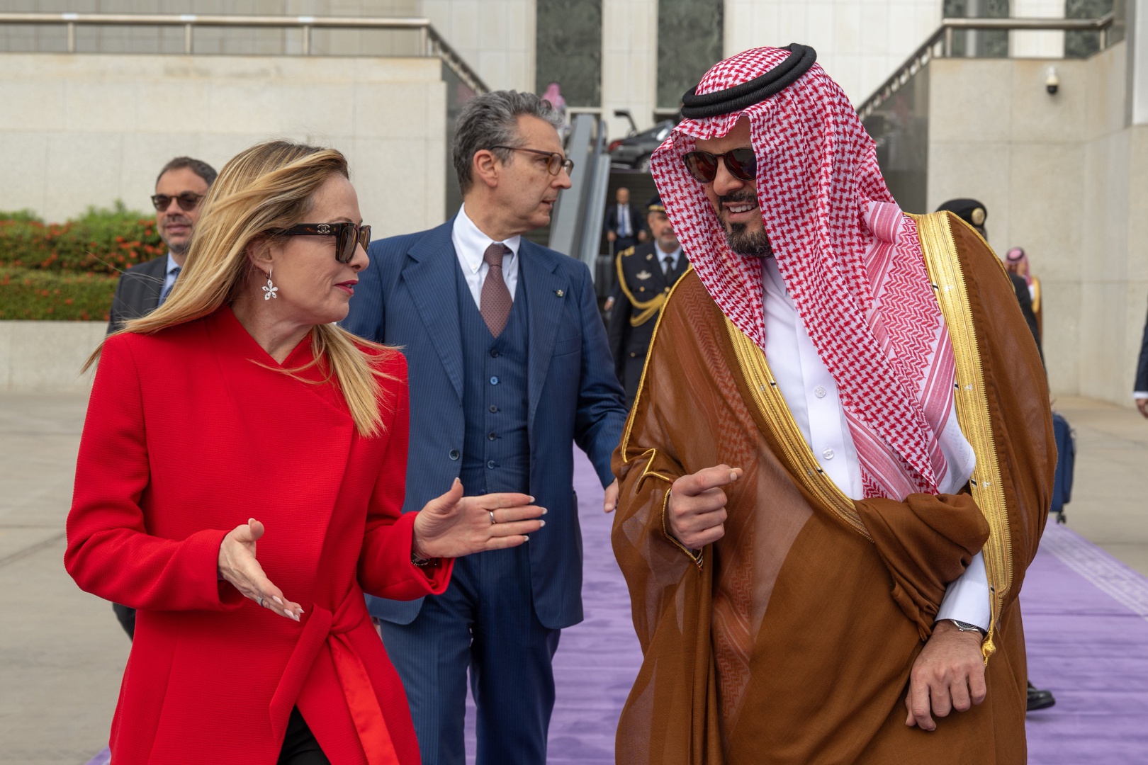 Meloni aborda en Arabia Saudí ayuda militar defensiva y urge a asegurar ...