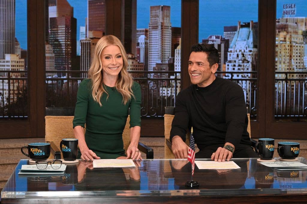 Kelly Ripa and Mark Consuelos' daughter shares dose of joy with ...