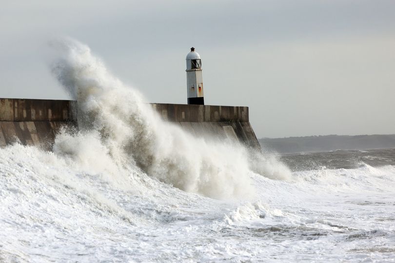 Met Office issues yellow thunderstorm warning across Wales - full list ...