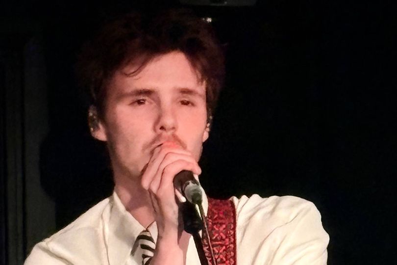 Cruz Beckham accused of taking brutal swipe at Brooklyn's cooking in ...