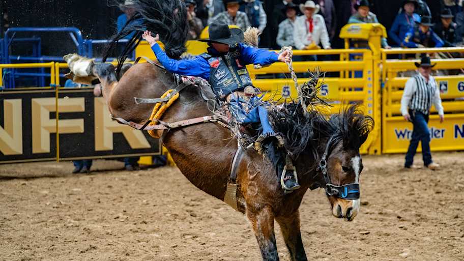 Saddle Bronc Riding World Standings Proves Battle of Brothers