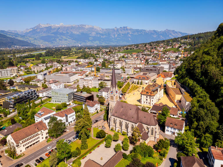 This 'tiny' European country fits into the UK 1,521 times — and there's ...