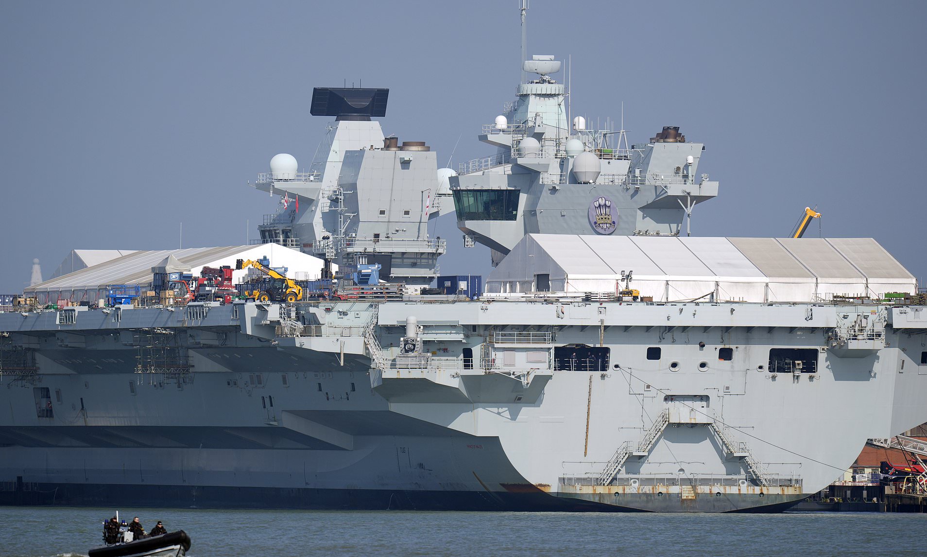 Royal Navy could send aircraft carrier to join Independence Day ...