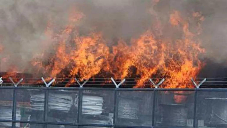 Maywood fire: Crews battle massive blaze near courthouse area on South ...