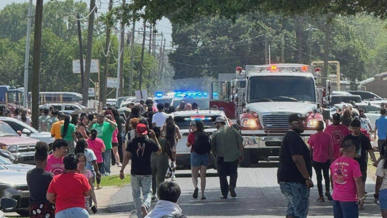 Vehicle slams into Louisiana crowd, injuring at least 15, sheriff's ...