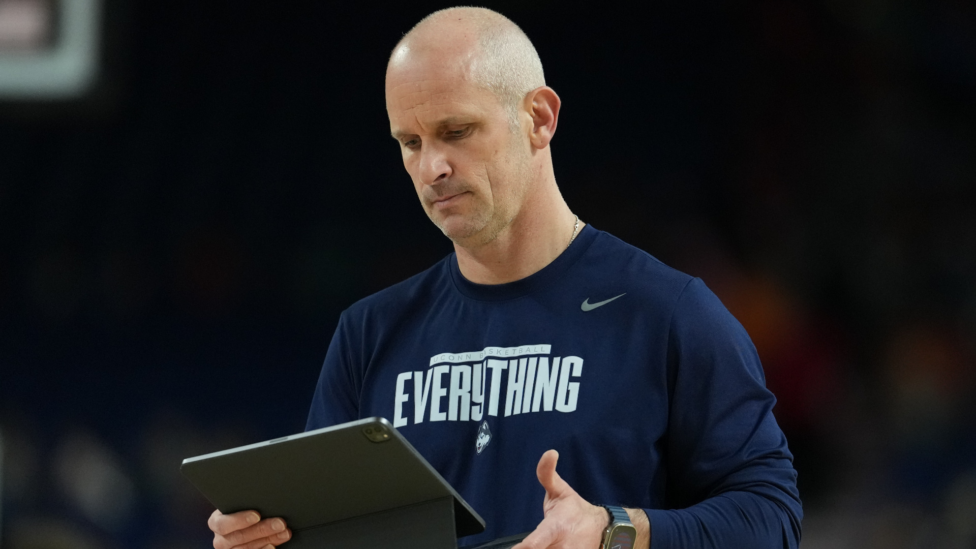 Dan Hurley's strategy: Mastering mind games in basketball