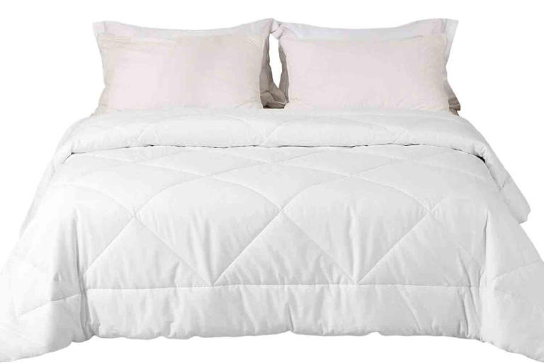 We found a game-changing lightweight comforter that’s made for hot ...